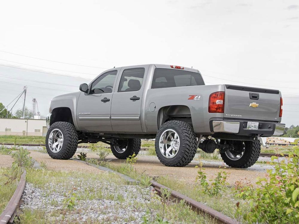 Rough Country 26430 7.5" 2007-2013 Chevy Silverado 1500 4WD Lift Kit ...